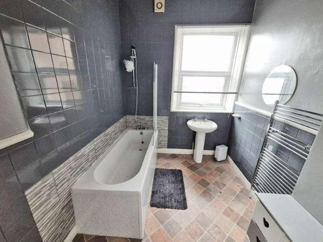 4 bed property for sale