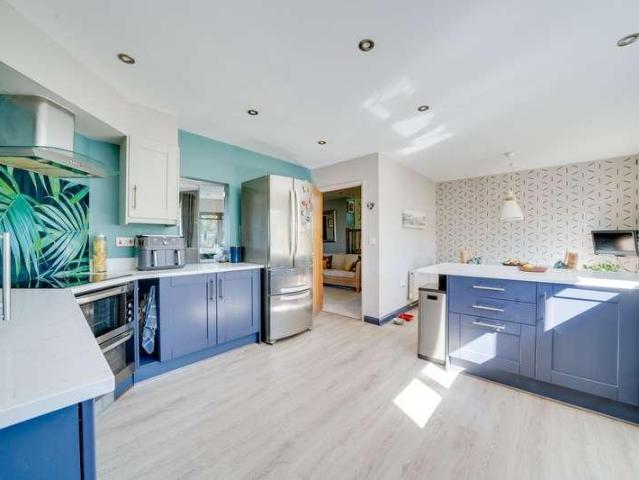 4 bed property for sale
