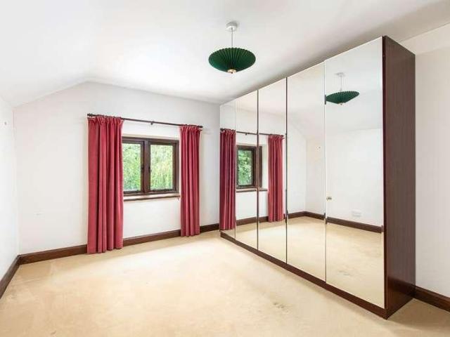 4 bed property for sale