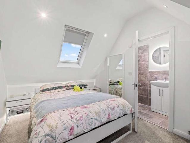 4 bed property for sale
