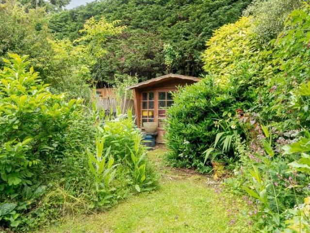 4 bed property for sale