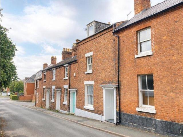 4 bed property for sale
