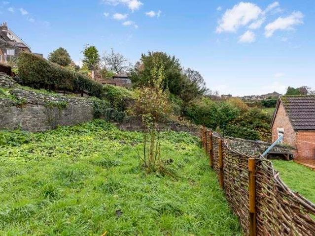 4 bed property for sale