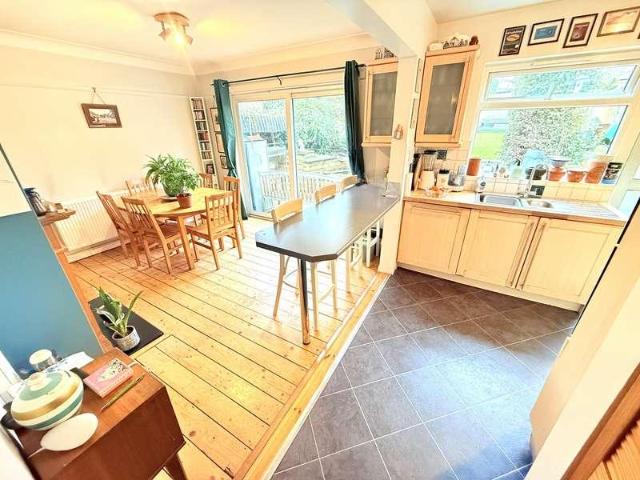 4 bed property for sale