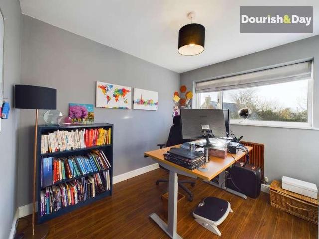4 bed property for sale