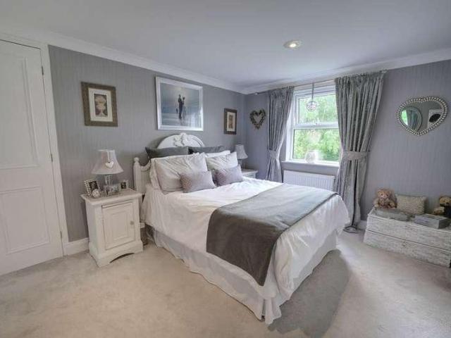 4 bed property for sale