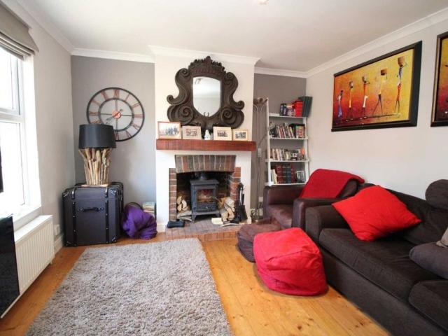 4 bed Semi Detached for rent