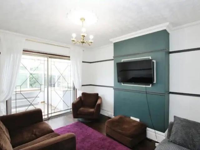 4 Bed Semi Detached House, Monks Park Avenue, BS7
