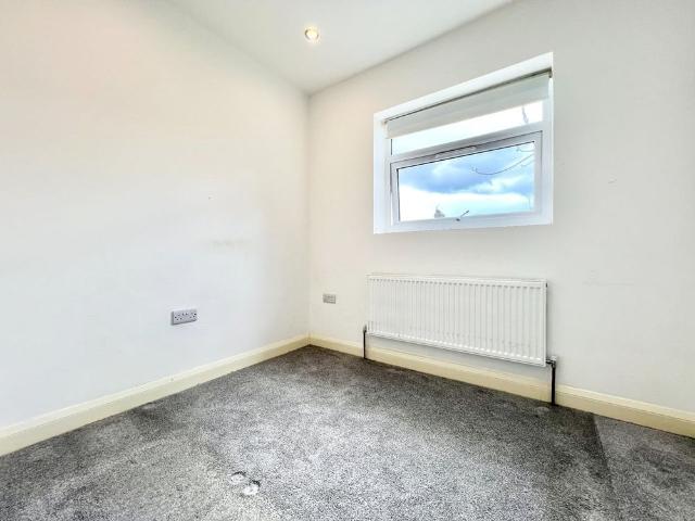 4 Bed Semi Detached House, Mortlake Road, IG1
