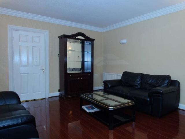 4 Bed Semi Detached House, Mount Pleasant Road, NW10