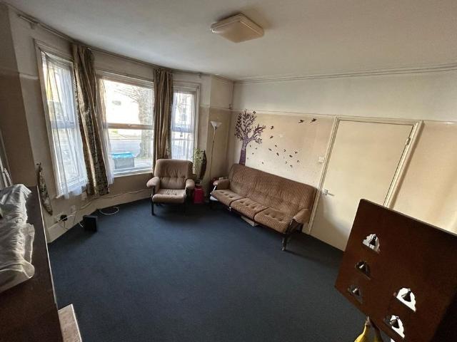 4 Bed Semi Detached House, Napier Road, HA0