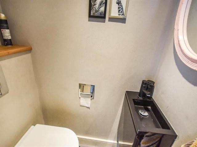 4 Bed Semi Detached House, Abbotsbury Road, SM4
