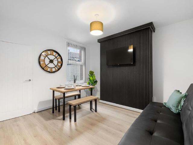 4 Bed Semi Detached House, Bibbys Lane, L20