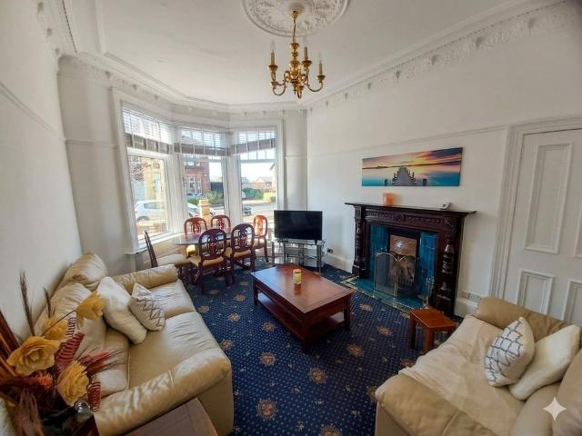 4 Bed Semi Detached House, Carmyle Avenue, G32