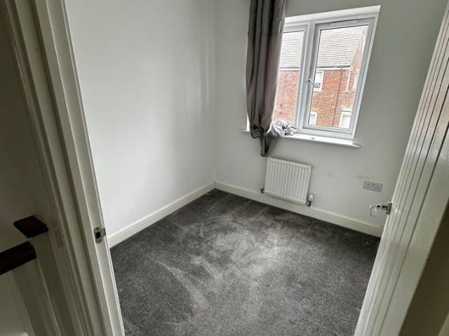 4 Bed Semi Detached House, Chestnut Close, SE6