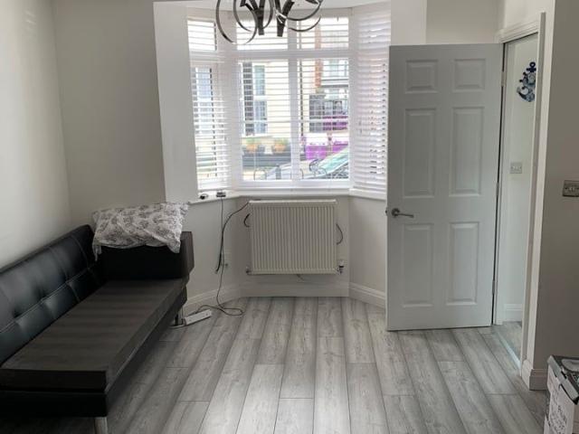 4 Bed Semi Detached House, Dunmore Road, L13