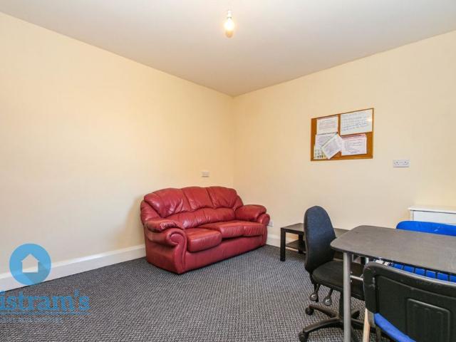 4 bed Semi Detached House for Rent
