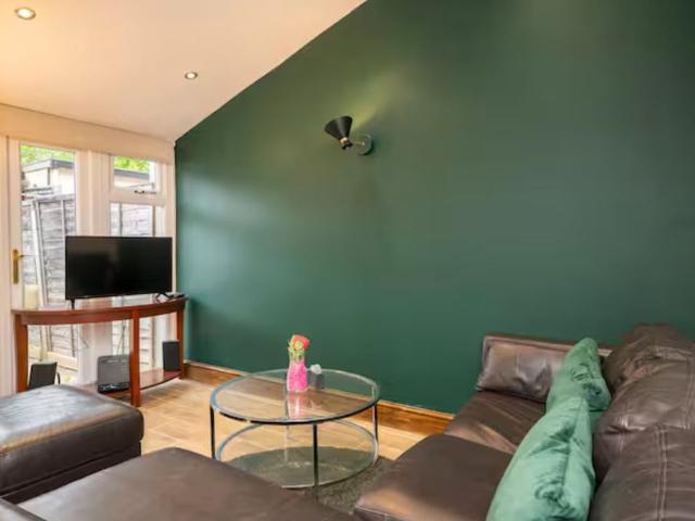 4 Bed Terraced House, Forest Hill Road, SE22