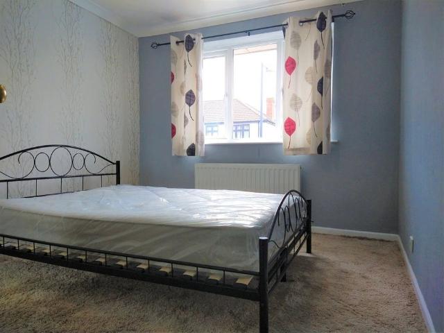 4 Bed Semi Detached House, Glenroy Avenue, BS15