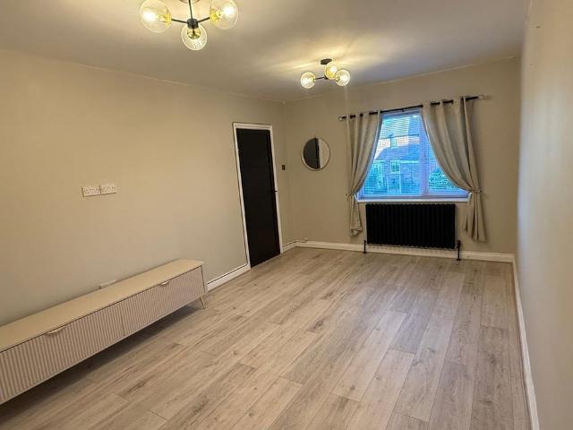 4 Bed Semi Detached House, Greenwood Crescent, S9