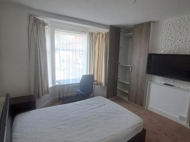 4 Bed Semi Detached House, Grittleton Avenue, HA9
