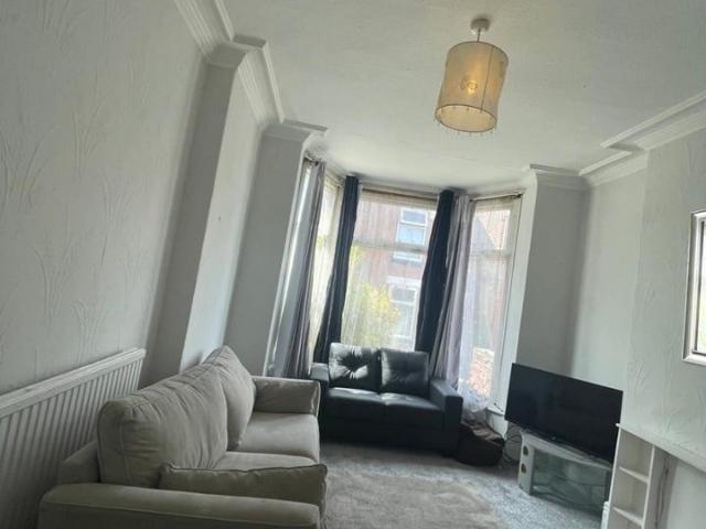 4 Bed Semi Detached House, Jarrow Road, S11