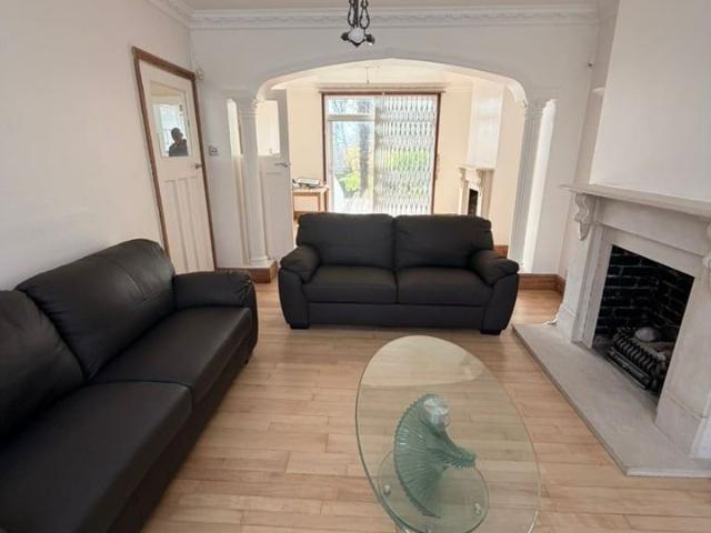 4 Bed Semi Detached House, Leigham Court Road, SW16