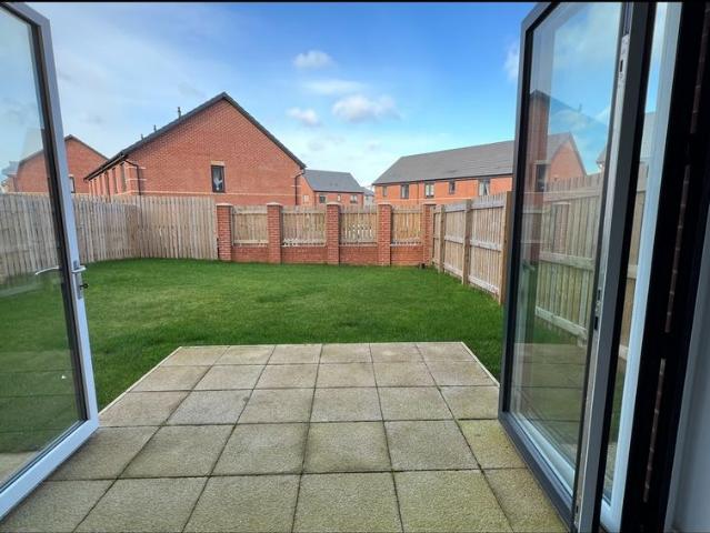 4 Bed Semi Detached House, Parkside Way, S60