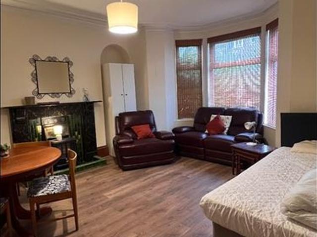 4 Bed Semi Detached House, Powis Terrace, AB25