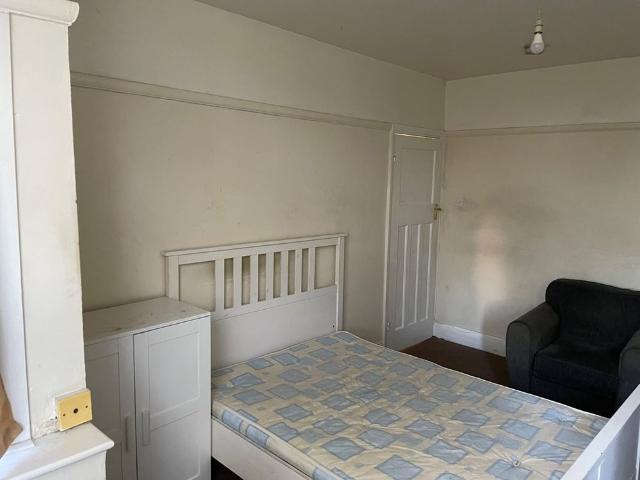 4 Bed Semi Detached House, Radley Road, BS16