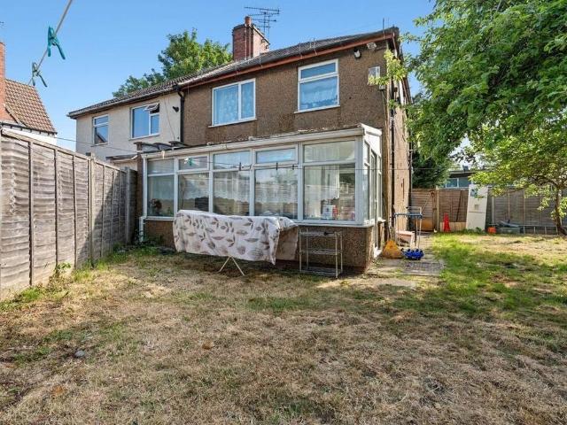 4 Bed Semi Detached House, Stoke Green, CV3