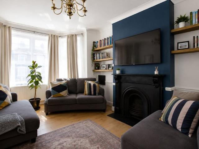 4 Bed Semi Detached House, Sandfield Road, CR7