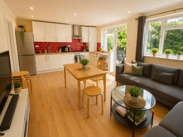 4 Bed Semi Detached House, Shirley Grove, SW11