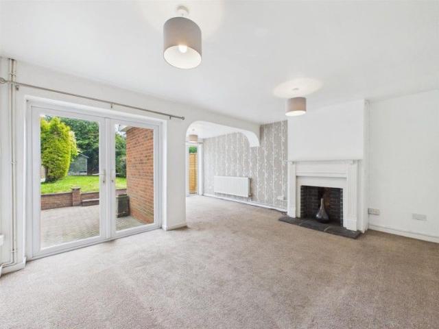 4 BED Semi detached house To rent