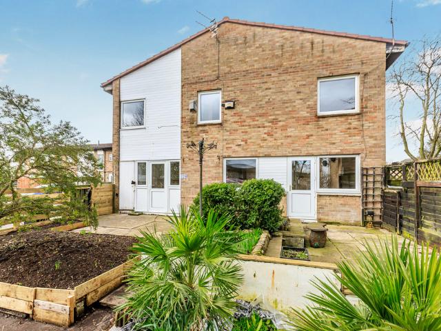 4 bed semi detached house to rent in Greenlee Garth, Newton Aycliffe, DL5