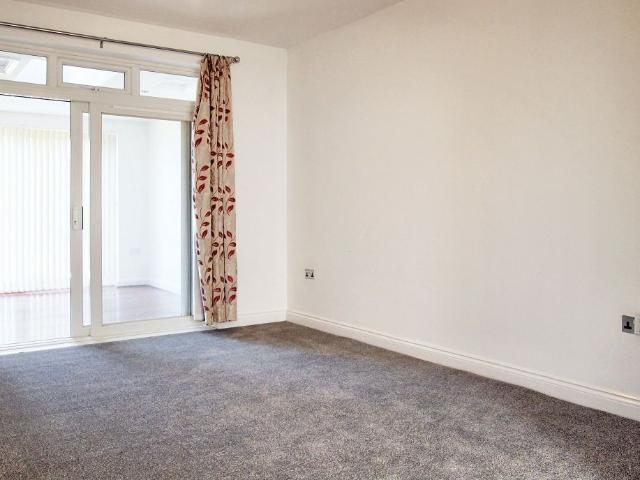 4 bed semi detached house to rent in Homeway Road, Leicester, LE5