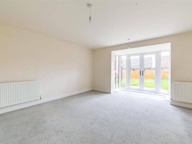 4 bed semi detached house to rent in Magnolia Drive, Newcastle Upon Tyne, NE5