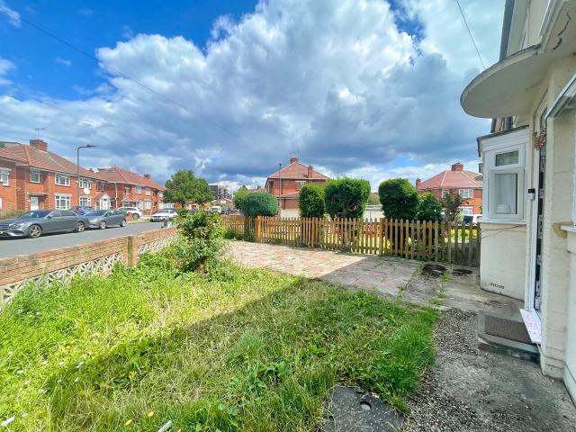 4 bed semi detached house to rent in carlyon road, wembley, ha0
