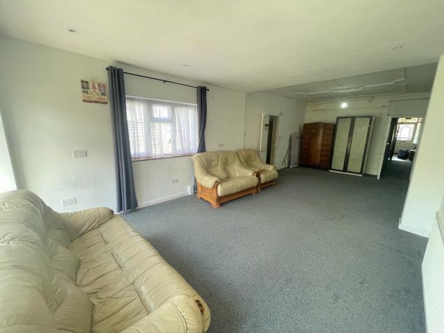 4 bed semi detached house to rent in wembley, ha0