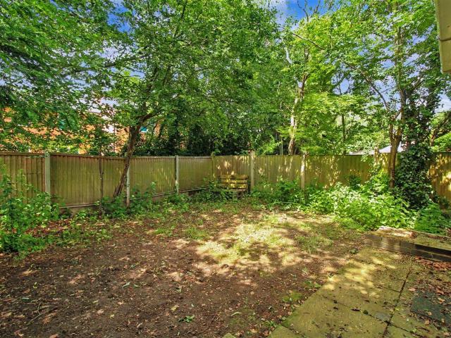 4 bed semi detached house to rent in The Cloisters, Beeston, Nottingham