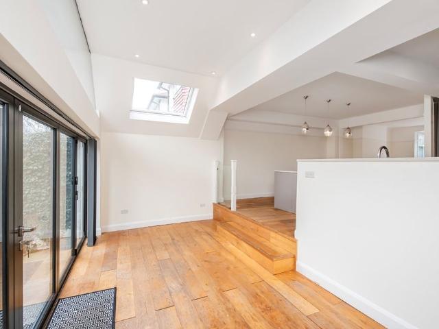 4 Bed Semi Detached House, Westwood Park, SE23