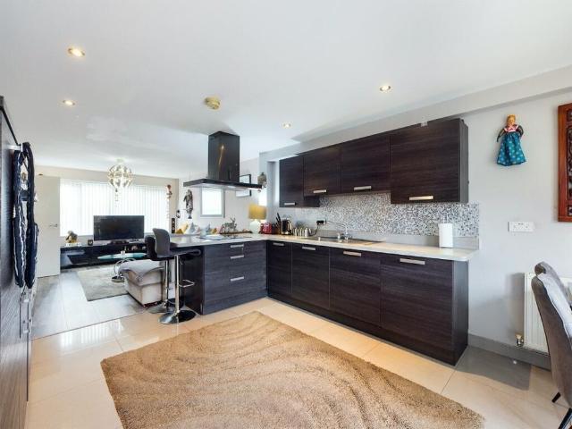 4 Bed Semi Detached House, Wollaton Road, NG8
