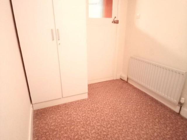 4 Bed Semi Detached House, Worton Gardens, TW7