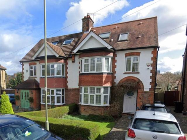 4 bed semi detached to rent
