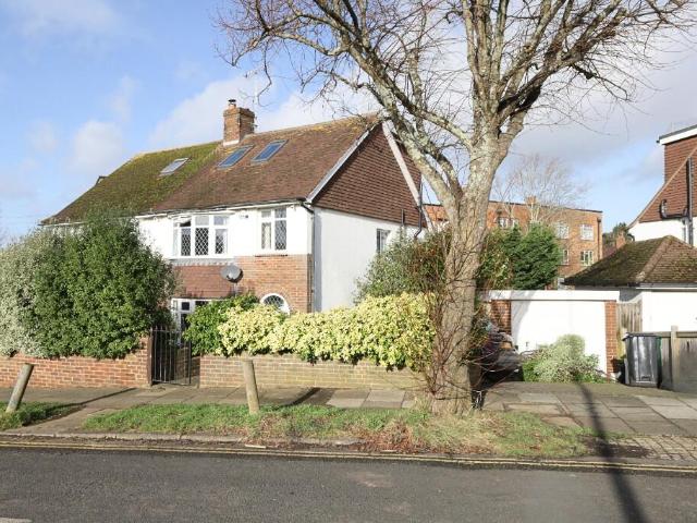 4 bed Semi Detached to rent in Portslade by Sea East Sussex, BN3, from Dean & Co Hove. 34346