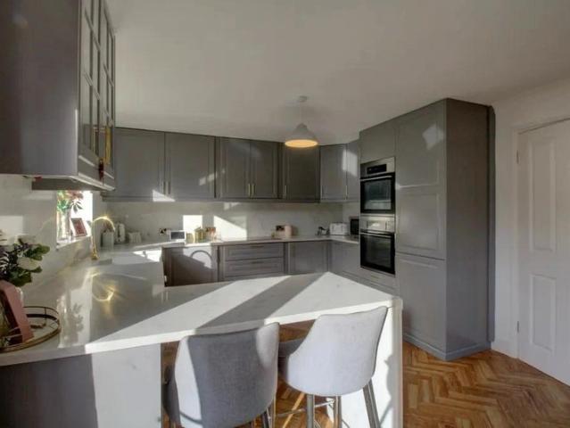 4 Bed Semi Detached Town House