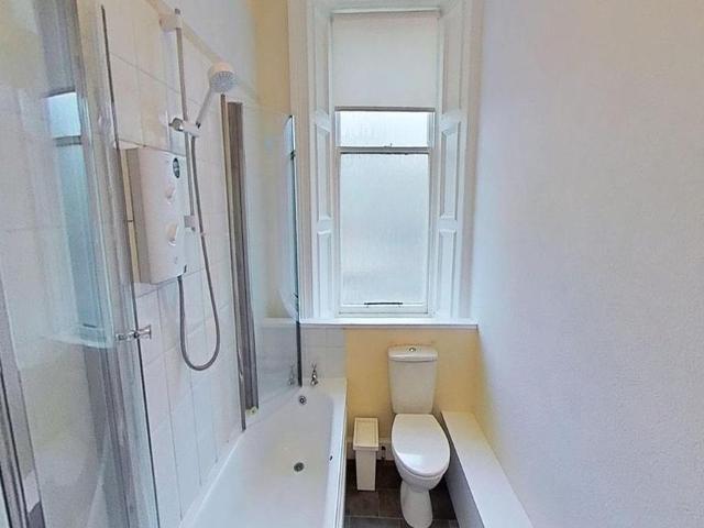 4 bed second floor flat for rent in Morningside