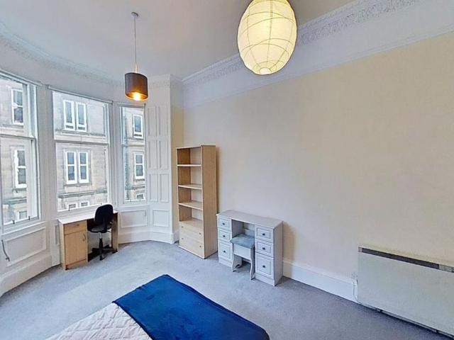 4 bed second floor flat for rent in Morningside