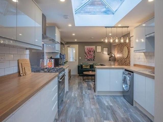 4 bed shared accommodation to rent Bedford Street