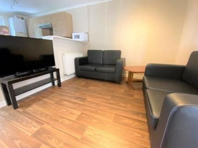 4 Bed Student House 53 Ulcombe Gardens, UKC